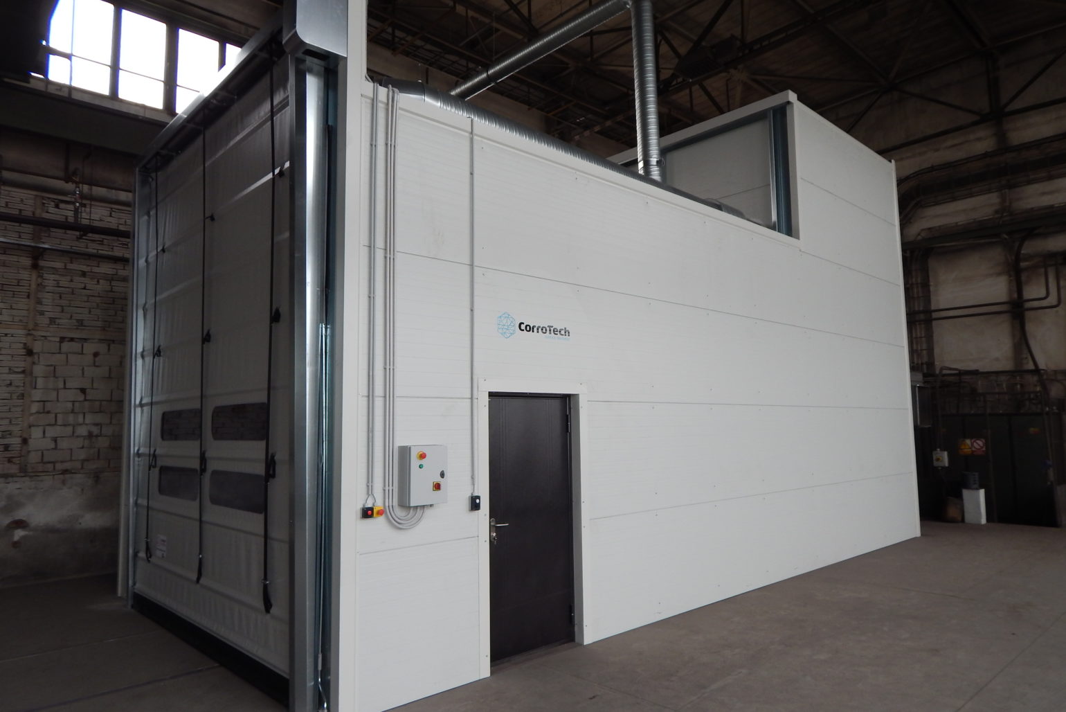 Blasting box in the traction drives production plant - Corrotech Technology